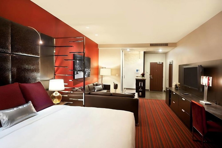 You Found It! 2 Comfortable Units, Free Parking, Near Fremont Street Experience - Las Vegas