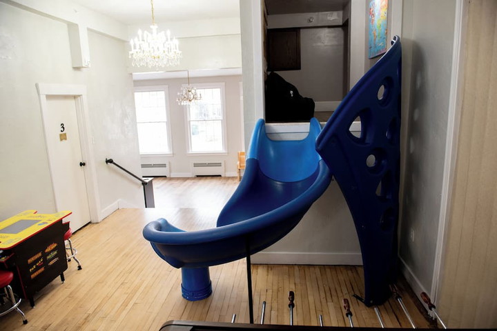 Mckinley Mansion Half Building, Sleeps 35, Gym, Arcade Room - Pocatello, ID