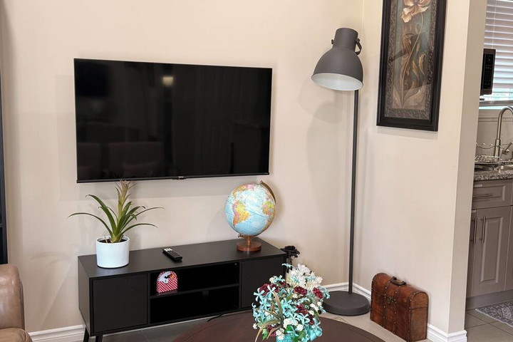 3br Modern New Home By The Ambassador Bridge & Gordie Howe International Bridge. - Windsor, ON, Canada