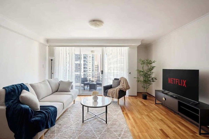 3br Cbd Apartment | Pool, Parking, Gym, Skylines - Lane Cove