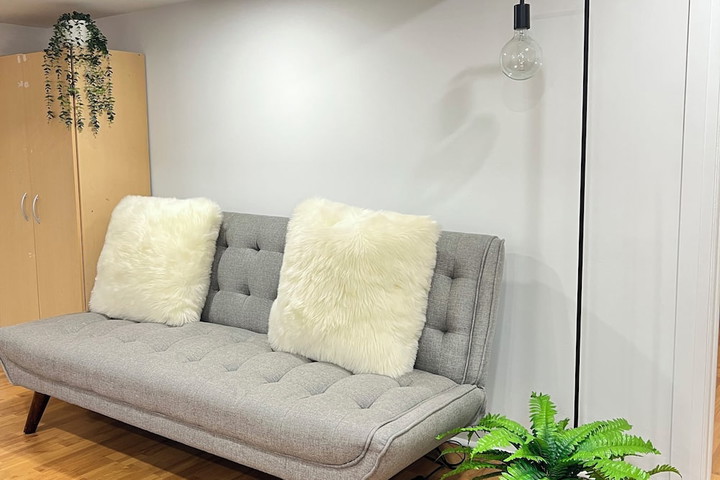 Modern Upper Beaches Home - 2min From Subway Station - Cozy Home Away From Home - Toronto