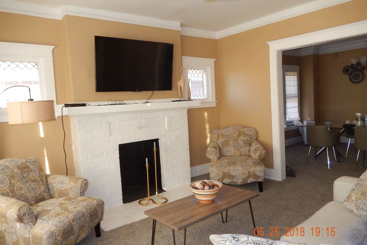 Alexandria's Motor City Condo Apartment - Windsor, Canadá