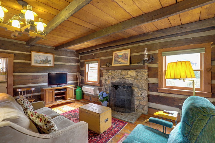 Scenic Hot Springs Retreat Near Appalachian Trail! - Hot Springs, NC