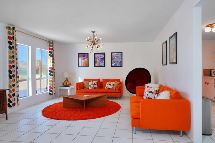 Retro Pool Home Downtown Palm Springs Sleeps 6 - Palm Springs, CA
