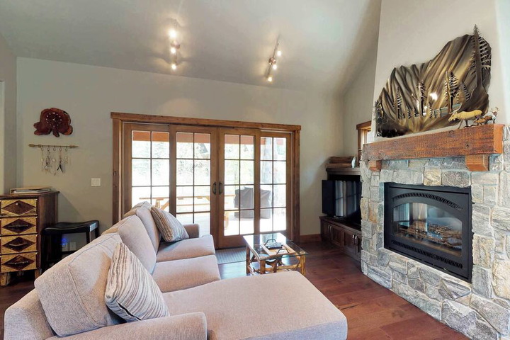Tamarack Ski-in/out Cottage, Fire Pit, Sleeps 6 - Lake Cascade, ID