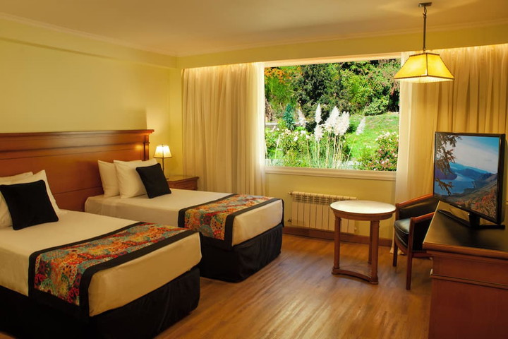 Bariloche Retreat W/ Breakfast, Pool Access & Near Cerro Otto - San Carlos de Bariloche