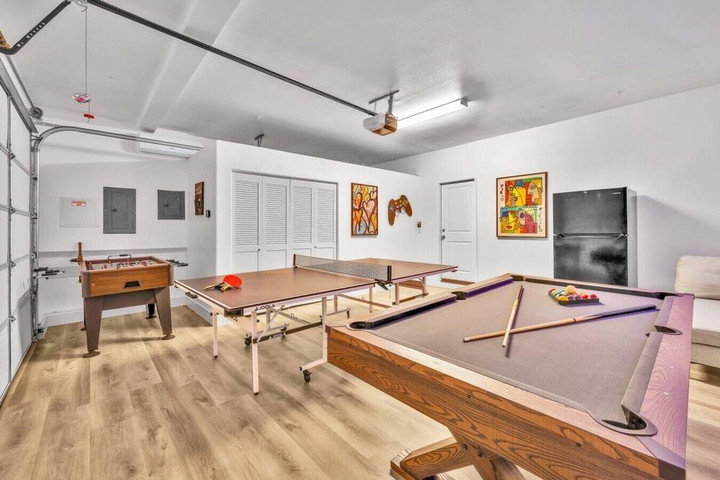 Luxury 8br Pool Firepit Game Room & Outdoor Dining - Sleeps 25 - Coachella, CA
