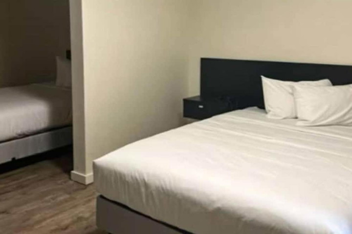 2 Queen Beds | Non-smoking, Kitchen - Burbank, WA