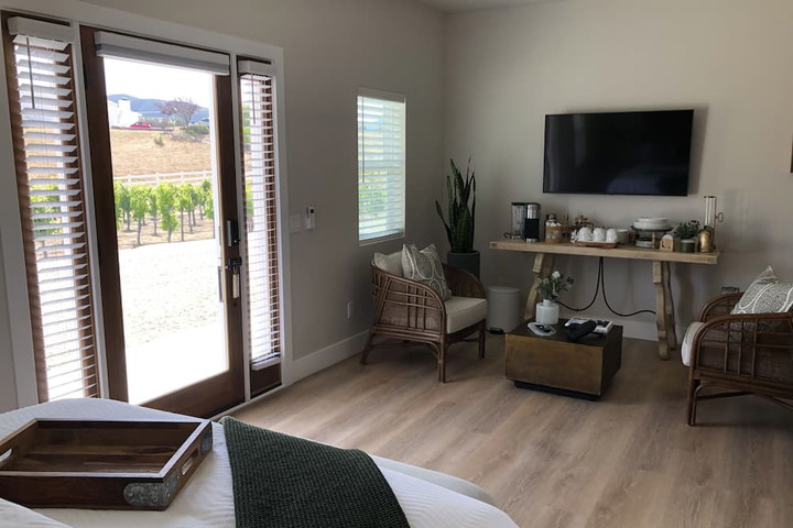 Lux Vineyard Escapes-charming Vineyard Guest Suite - Temecula, CA