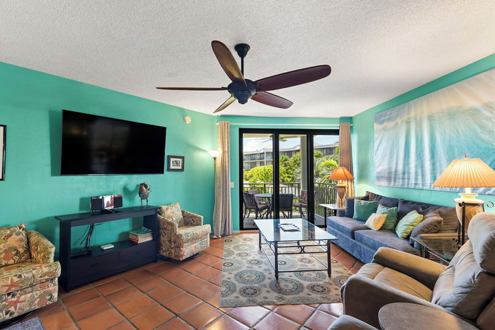 Moonlight Paradise Upgraded Family Oasis Tropical Views Expansive Balcony - Key West, FL
