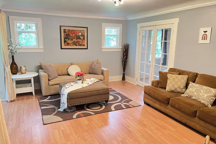 Cozy Farmhouse Nestled In Huge Private Park-like Lot-minutes Away From Wineries - Redmond, WA