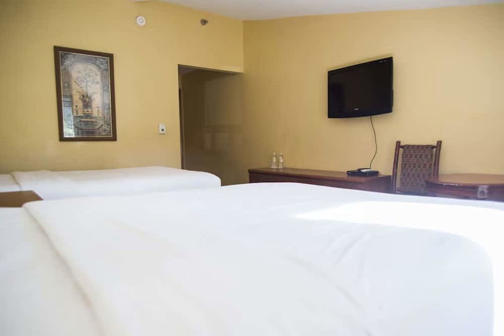 Discover Natures Beauty  Double Queen Room W/ Free Parking And All-season Fun - Death Valley