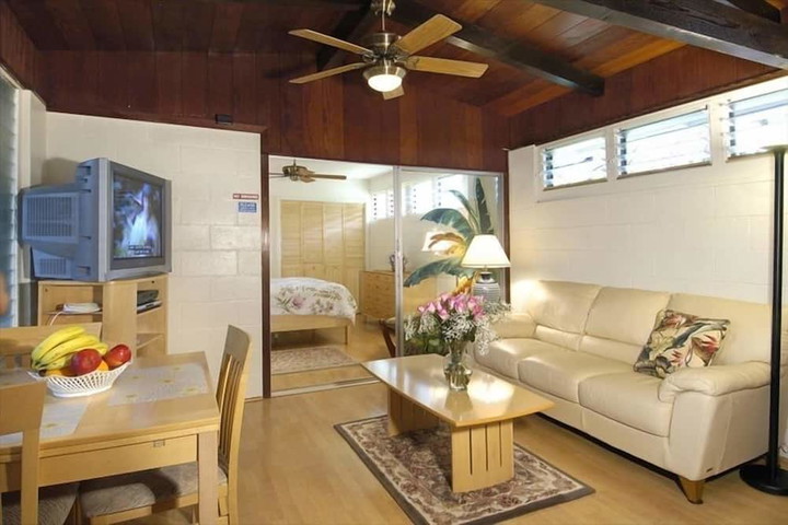 Tradewind Bungalow, In Kailua On Oahu - Honolulu, HI
