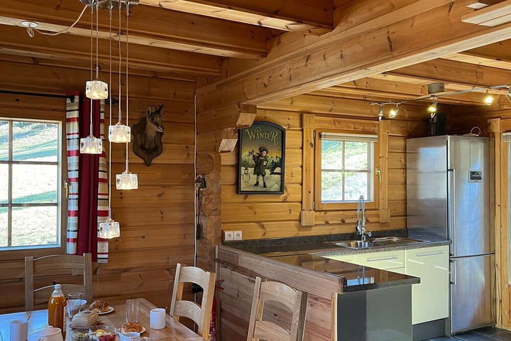 Chalet Sur Piste Avec Ski Aux Pieds - Les Coches