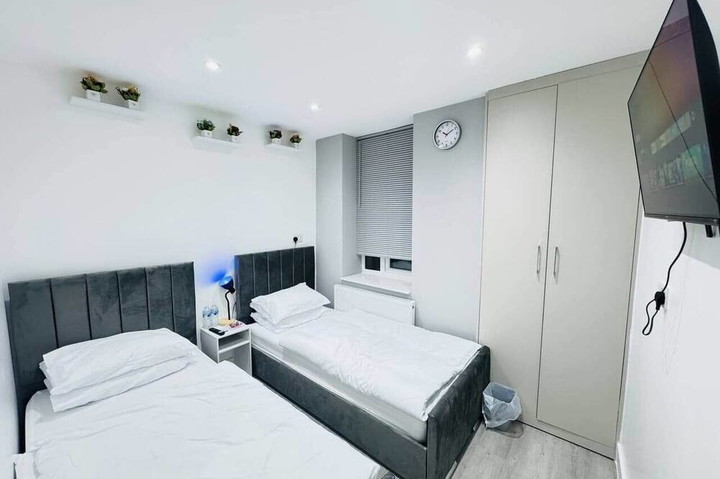 Stylish Twin En-suite Room Near Cardiff Centre - Barry