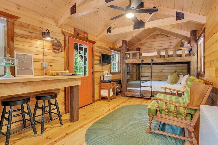 Cozy Pond-view, Vintage Charm, Nature Trails, Canoe, Firepit, & Pet-friendly Fun12 Mi From Saratoga - Adirondack Mountains