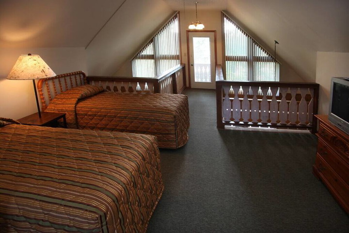 Alpine Helen Georgia, Beautiful Resort On The Chattahoochee River, 2 Bedroom - Helen