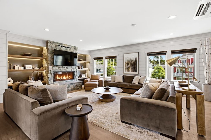 Seabrook Newhart | Hot Tub, Sauna, Cold Plunge 9br | Sleeps 18, Garage Parking - Moclips, WA