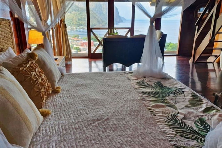 Soufrière Views W/baclony | Breakfast & Pool - Saint Lucia