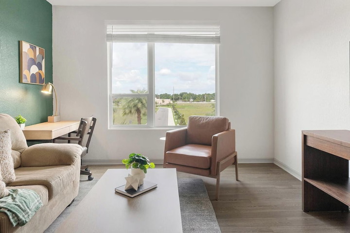 Landing | Chic 1bd, Clubhouse, Gym - Altamonte Springs, FL