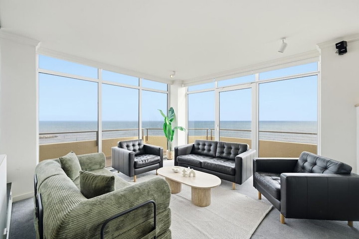 The Penthouse | Spa, Sauna, Gym, 360° Views, 4br - Adelaide