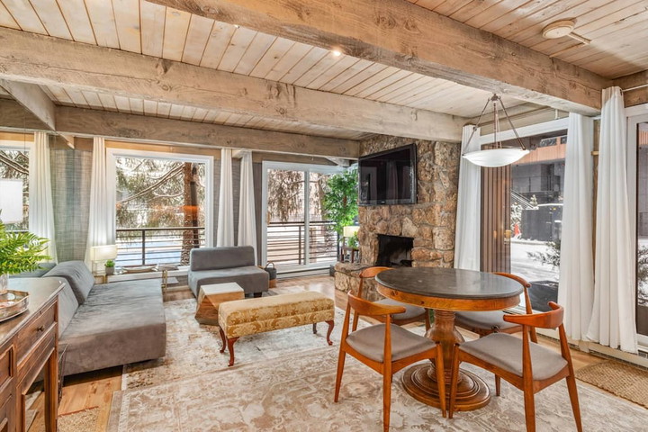 Quiet & Convenient With Great Amenities. Close To Downtown. Large Pool, Ht, Fitness Rm. Parking - Aspen