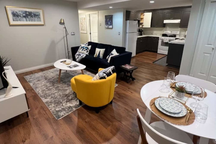 Beautiful Entire 2 Bedroom Suite - Nanaimo