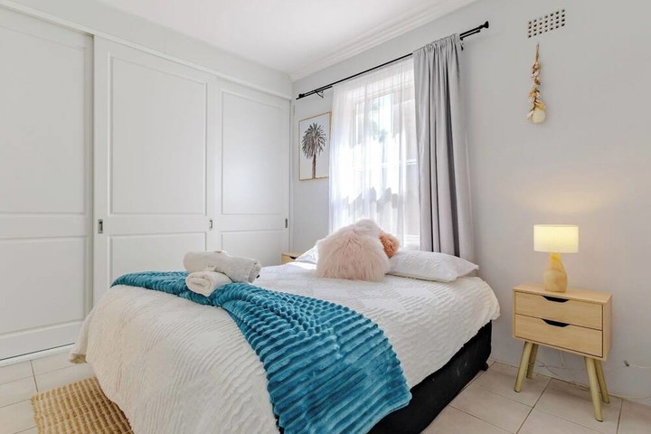 Popular North Cronulla Beach Apartment Sleeps Up To 5 People - Cronulla