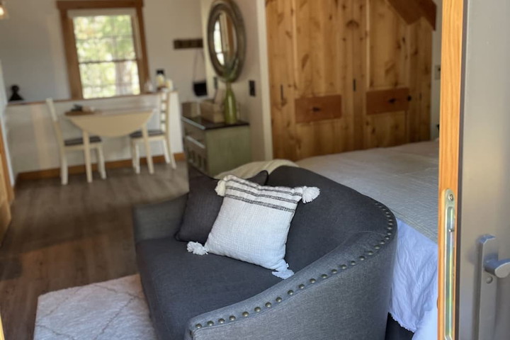 Custom ~Log Cabin With A Mountain View~ Off Icicle Road~  Walk To Town - Leavenworth, WA