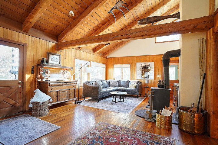 Peaceful And Spacious Home Tucked Away At The Base Of The Mission Mountains. - Montana