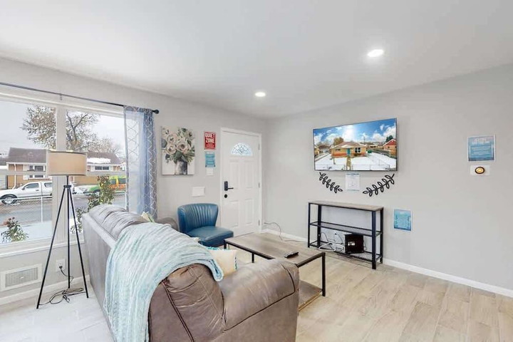 Awesome Two Bedroom Family Upper Unit In Denver - Thornton, CO