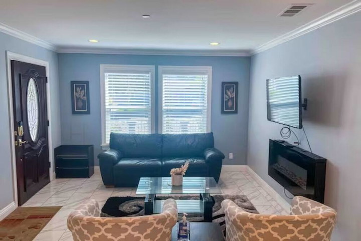 Spacious 4 Bed/ 4 Bath 2300ft Home Centrally-located In Heart Of Silicon Valley - Santa Clara
