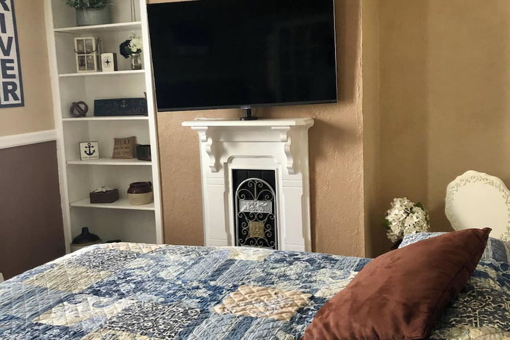 The Sunny Place Apt. 1/bed F/b W/d Full Kitchen Sunroom Deck - Havre de Grace, MD
