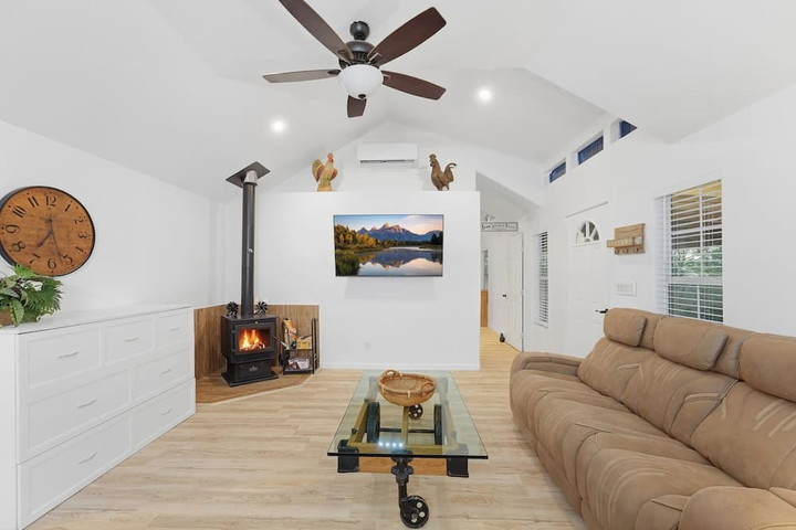 Wild Cherry Cabin | Dark Skies & Hot Tub - Boerne, TX