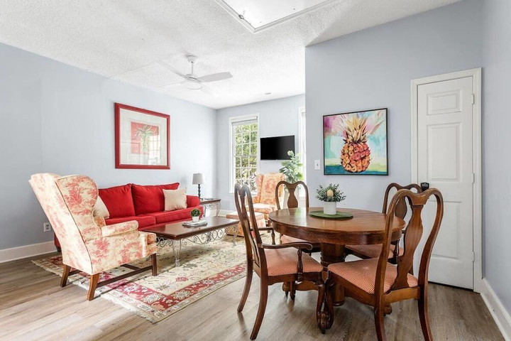Cozy And Convenient 2br - Steps Away From King St! - Charleston, SC