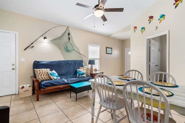 Reelin And Rockin Cottage 1/2 - Rockport, TX