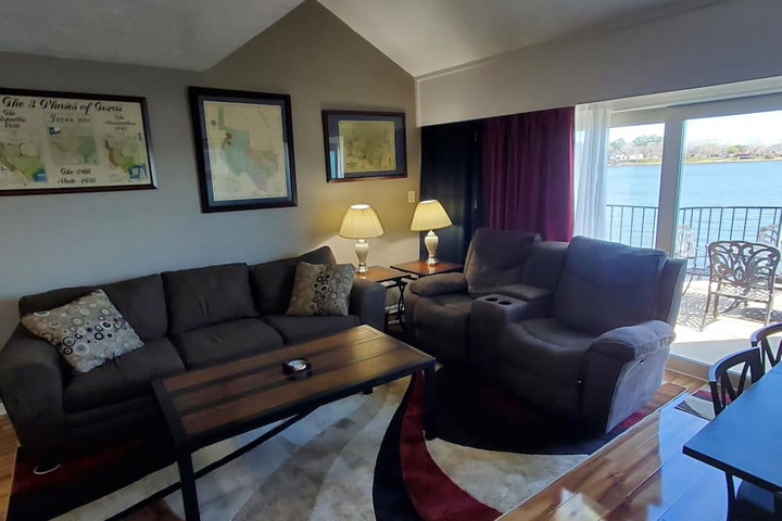 Cozy Comfy Condo #252, 2 Bdrm., Incredible View, A Fisherman's Paradise - Willis, TX