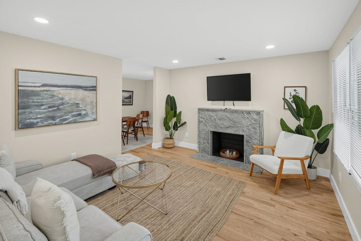 New! Enjoy Quiet Nights With A Fireplace In Bellport - Patchogue, NY