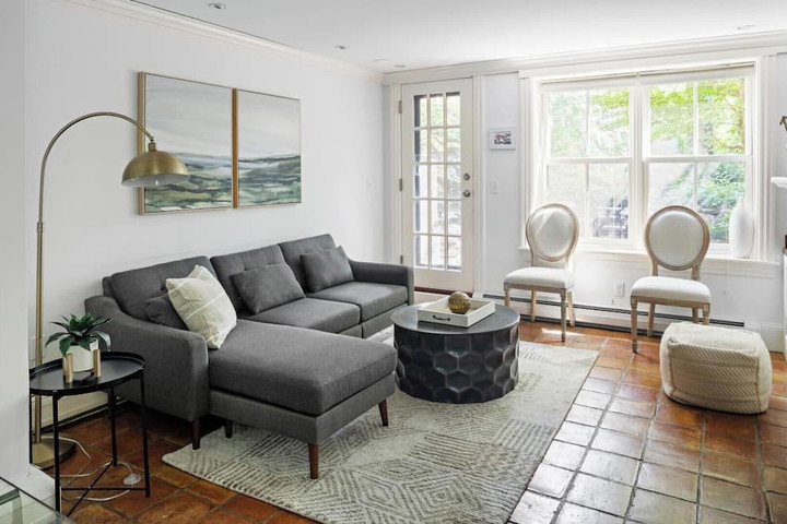 Enjoy Boston, Private Patio On Montgomery Park - Boston, MA