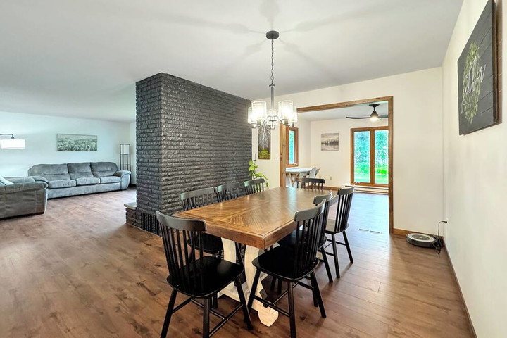 Dockside Retreat On The Canal On Lake Bemidji- 4br, 3ba-hot Tub-fireplace! - Bemidji, MN