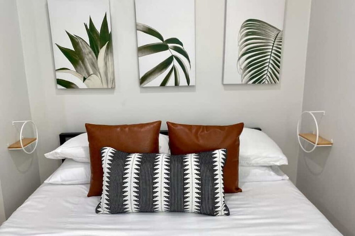 Steps To The Beach, Main St & Pacific City - 2br - Long Beach, CA