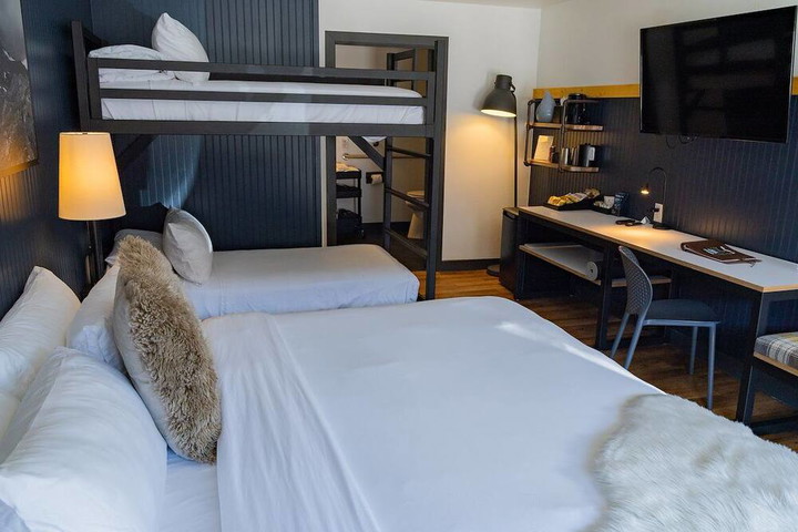 Idlewild King + Twin Bunks, Gravity Haus Winter Park, Outdoor Hot Tub, Central - Winter Park, CO
