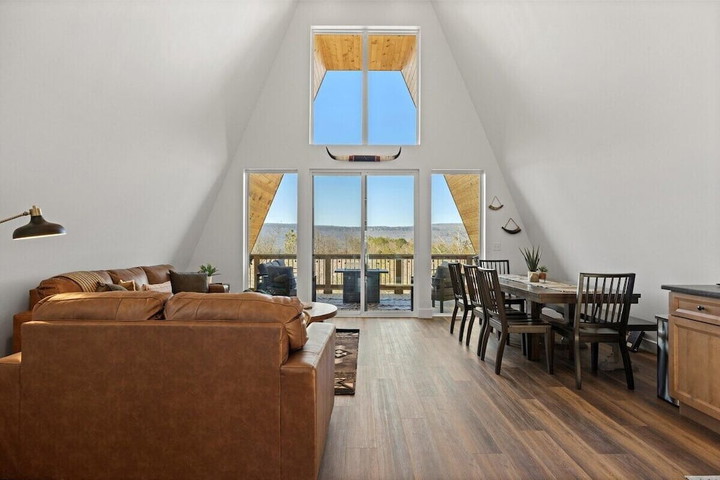 Buffalo Bluff | A-frame Cabin | Bluff Views +Goats - Lookout Mountain, TN