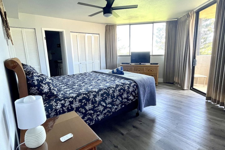 Ocean Front: Spacious, Remodeled 4th Floor Condo - Maui, HI