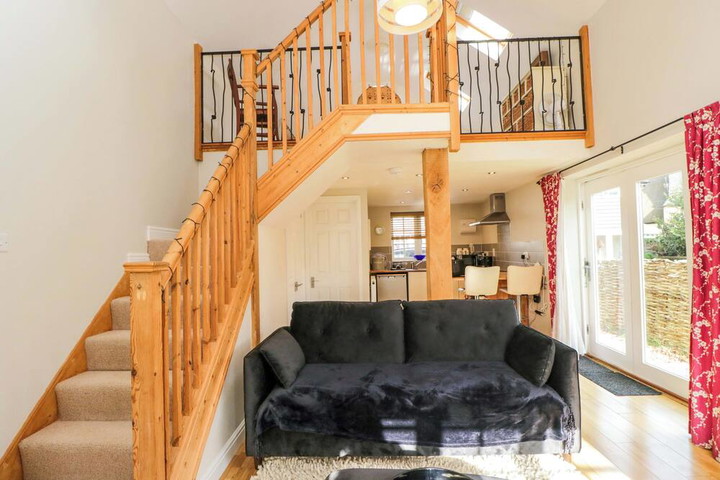 The Barn At Myrtle Cottage, Pet Friendly, With A Garden In Aldbourne - Oxfordshire