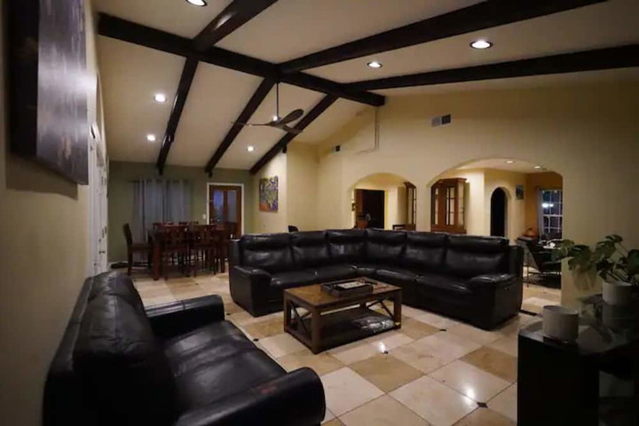 Romantic Hills View With Pool - Hacienda Heights, CA