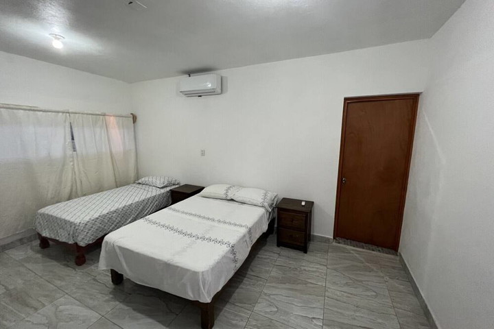 Oceanfront Private 7-bedroom House With Ac In Vibrant Zihuatanejo - Zihuatanejo