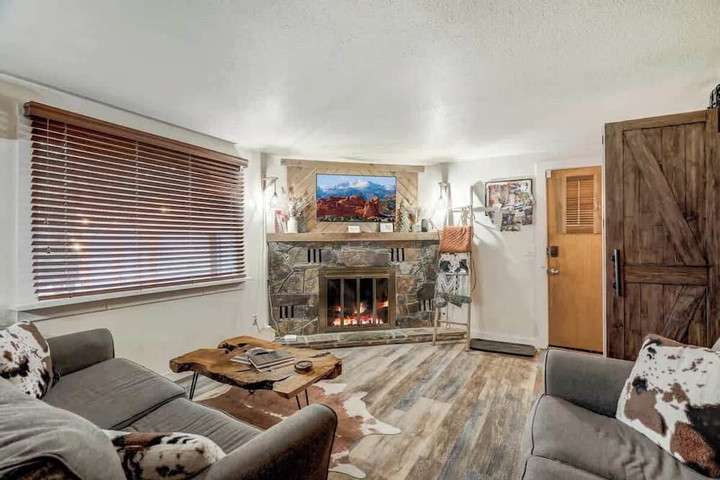 Come To The Hideout! Hot Tub, Fire Pits & Views! - Woodland Park, CO