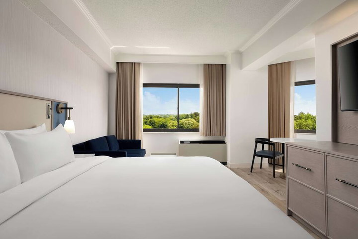 Best Value, Quality Stay! Close To Liberty Park, Free Airport Shuttle, W/ Pool! - Greenwich