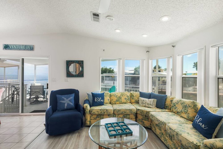 Waterfront 2br/2ba | 35' Seawall For 32' Boat | Beautiful Sunrises On Cudjoe Key - Florida Keys